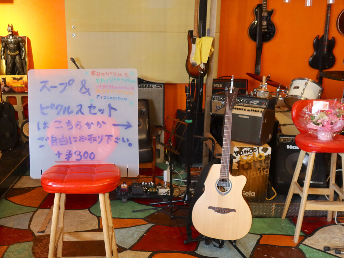 那覇・西町「Kenken Spice」で具材も情報量も盛りだくさんなスパイスカレー | 沖縄ランチブログZ